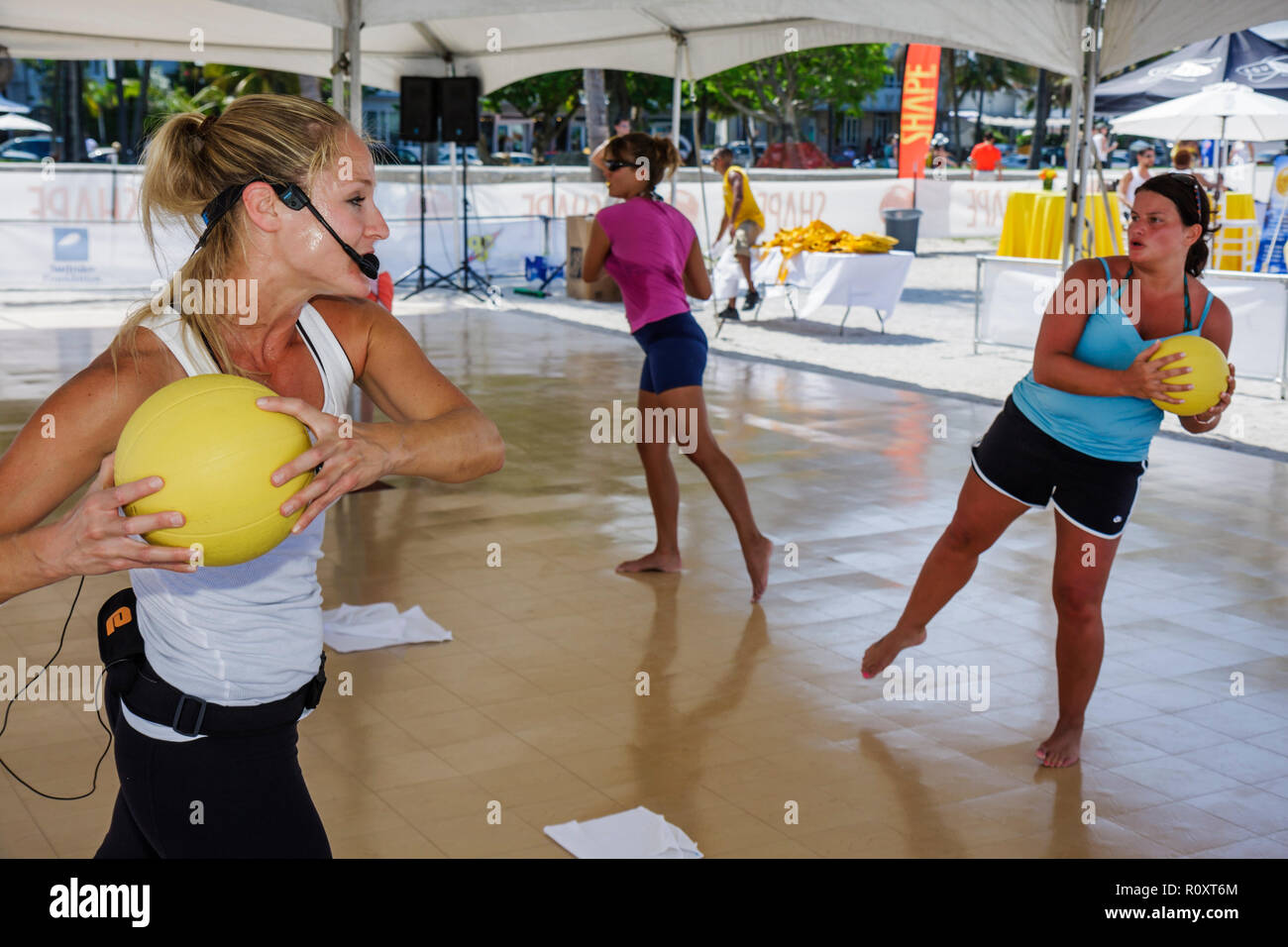 Miami beach women bikini hi-res stock photography and images - Alamy