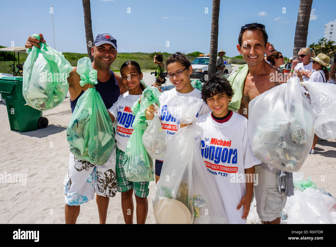 Tween Girls Working High Resolution Stock Photography and Images - Alamy