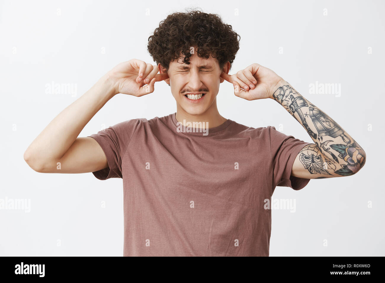 Sound teeth hi-res stock photography and images - Alamy