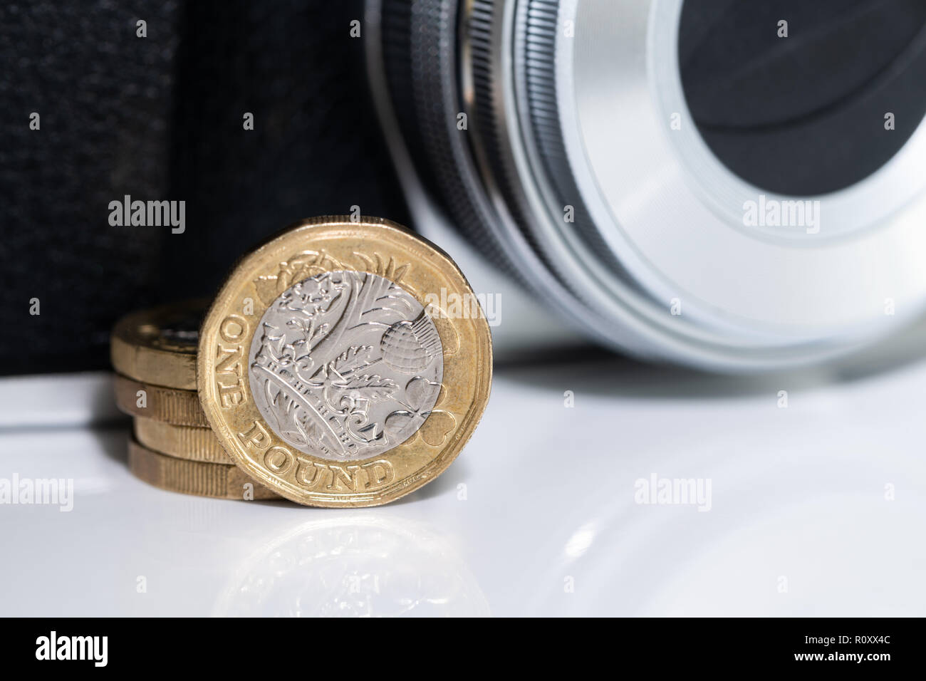 British money stack hi-res stock photography and images - Alamy