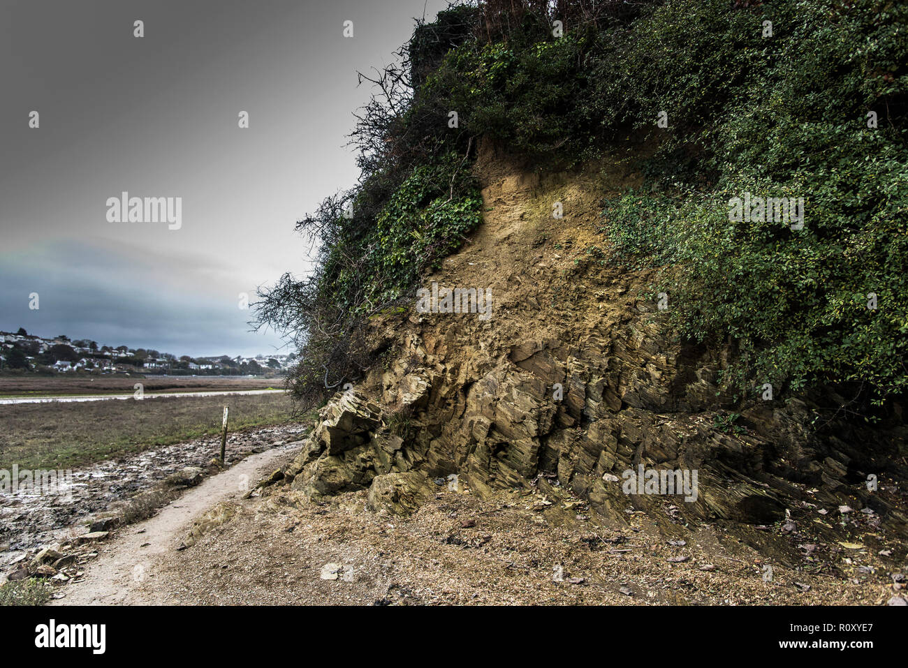 Crumbling footpath hi-res stock photography and images - Alamy