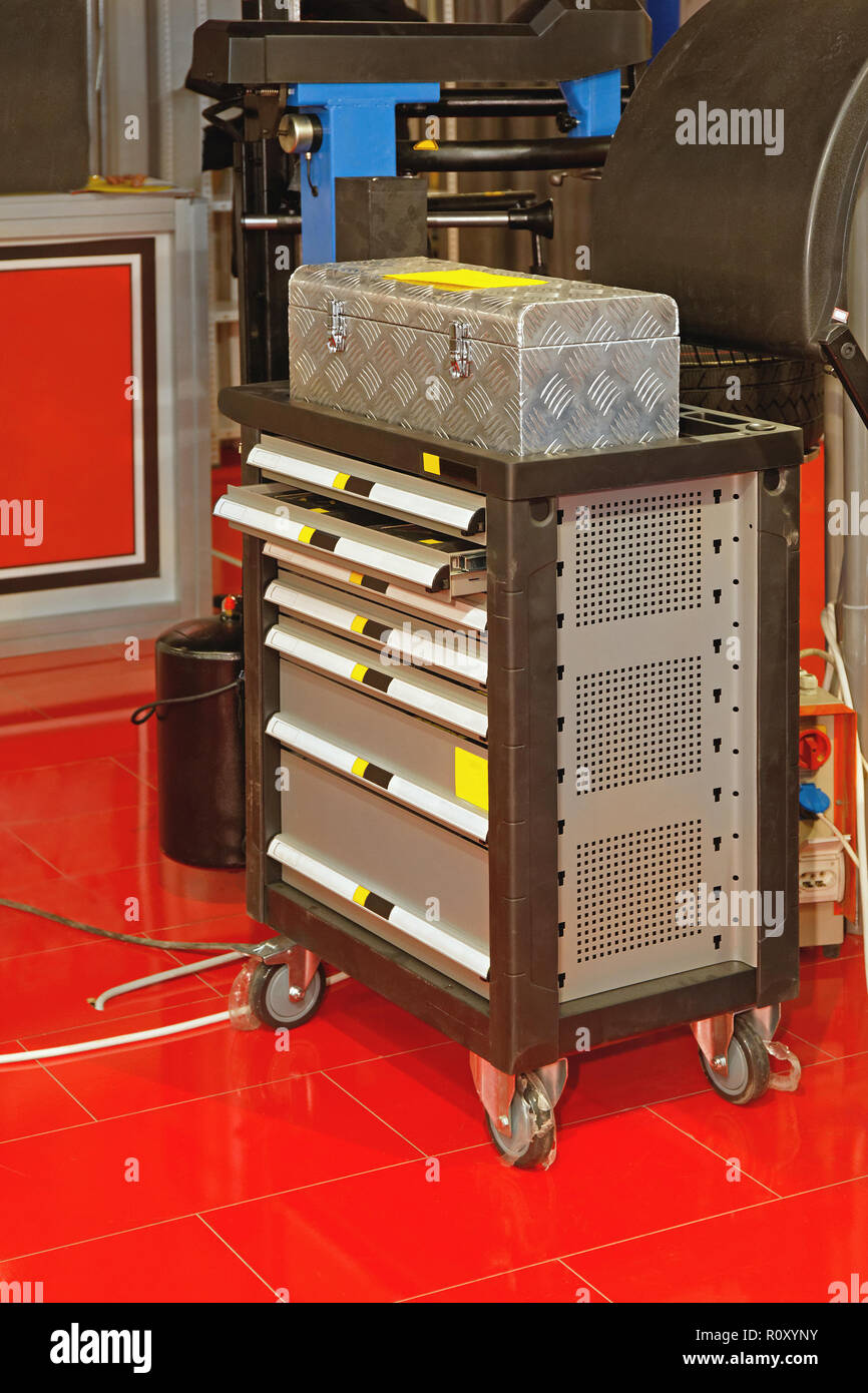 Service Garage Tools Box Cart With Drawers Stock Photo - Alamy