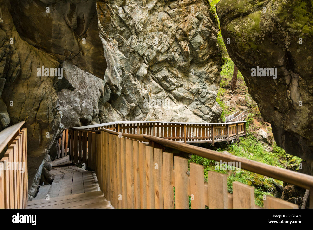 Narrow canyon hi-res stock photography and images - Alamy
