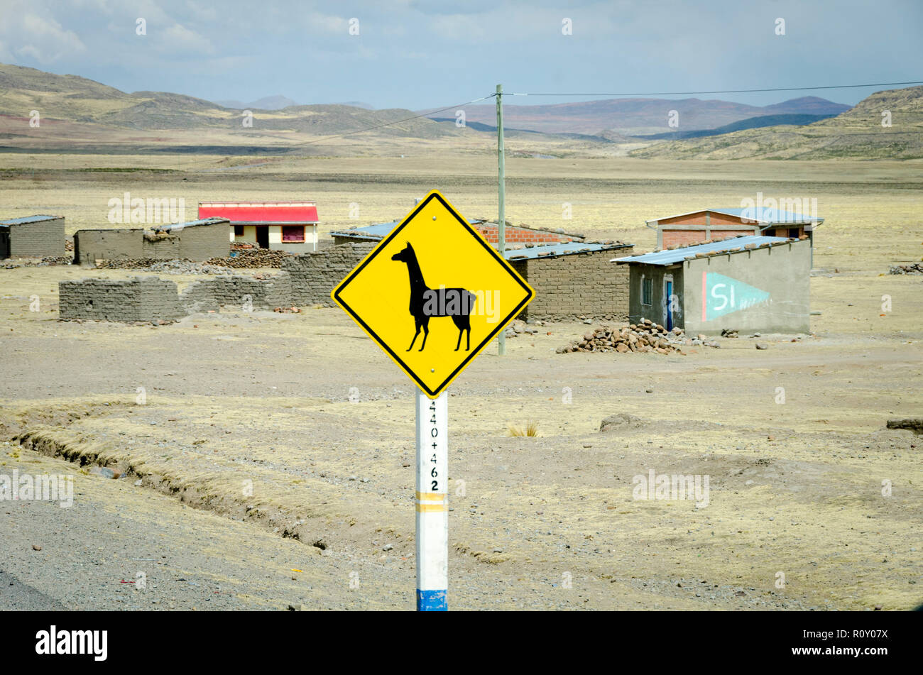 Llama warning sign hi-res stock photography and images - Alamy