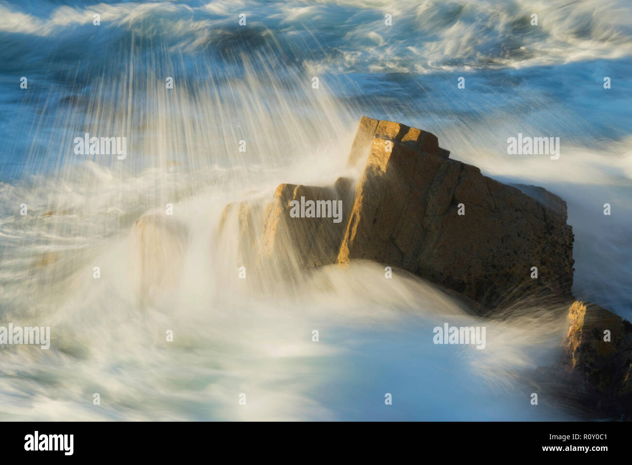 Waves crash onto cliffs, Garrapata State Park, Big Sur coast ...