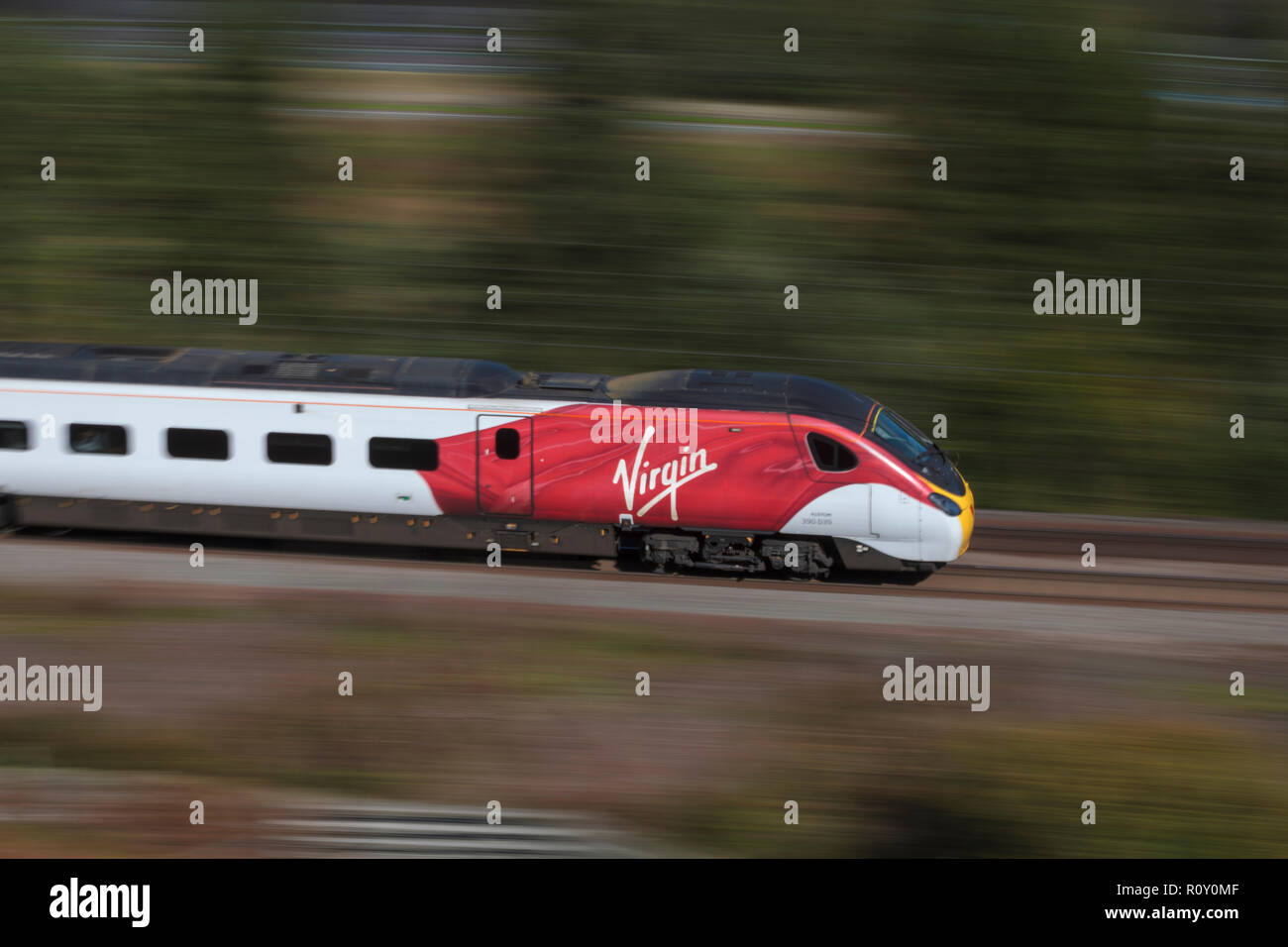 A VIrgin Trains class 390 Pendolino high speed tilting train train ...