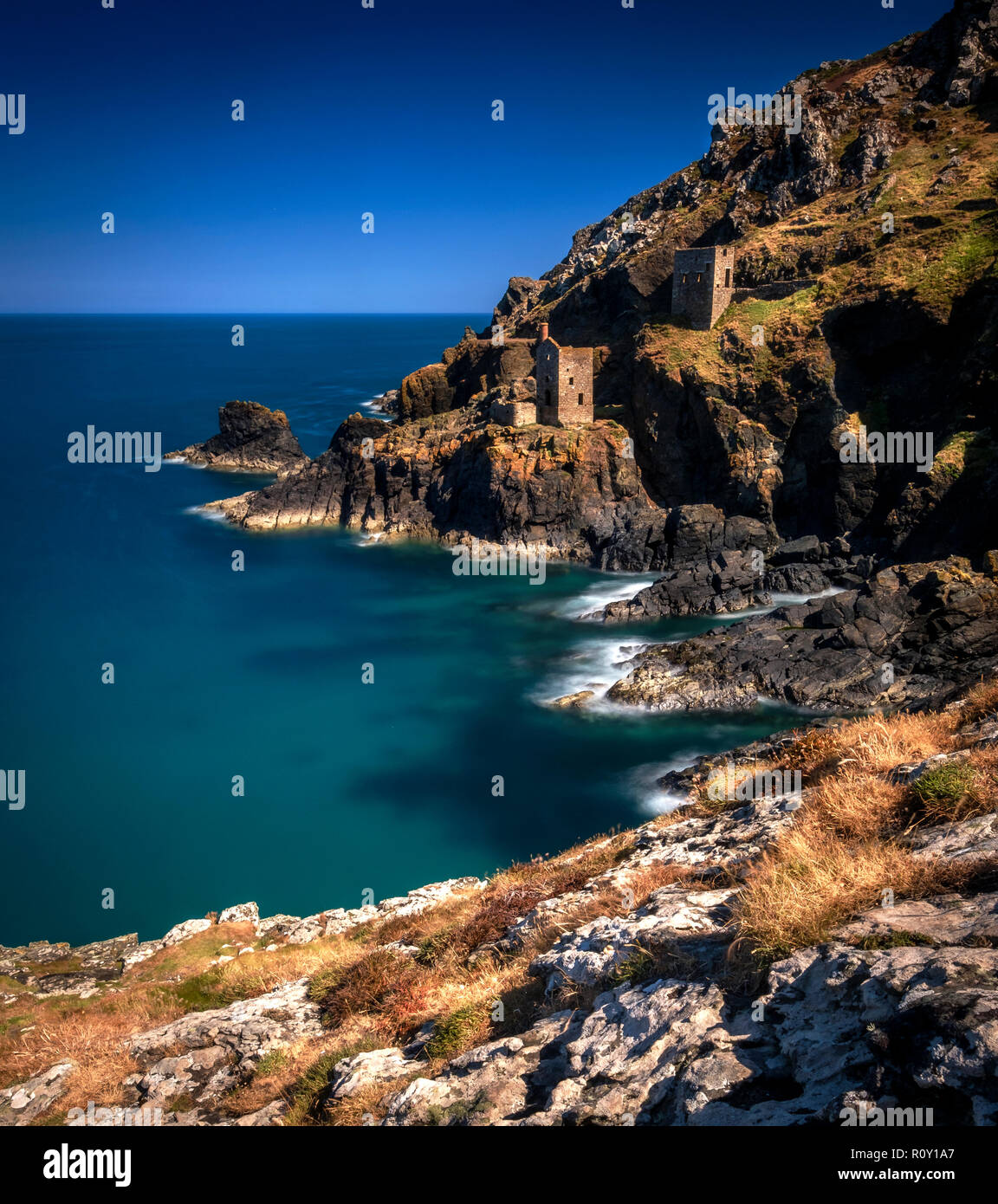 Crown mines engine houses hi-res stock photography and images - Alamy