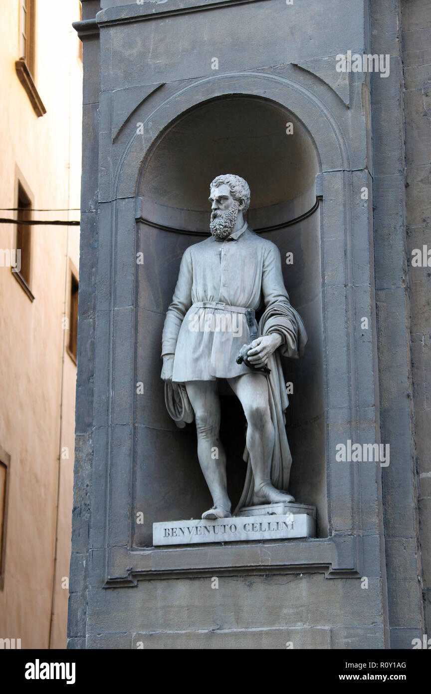 Statue of Benvenuto Cellini at the Uffizi Gallery in Florence Stock ...