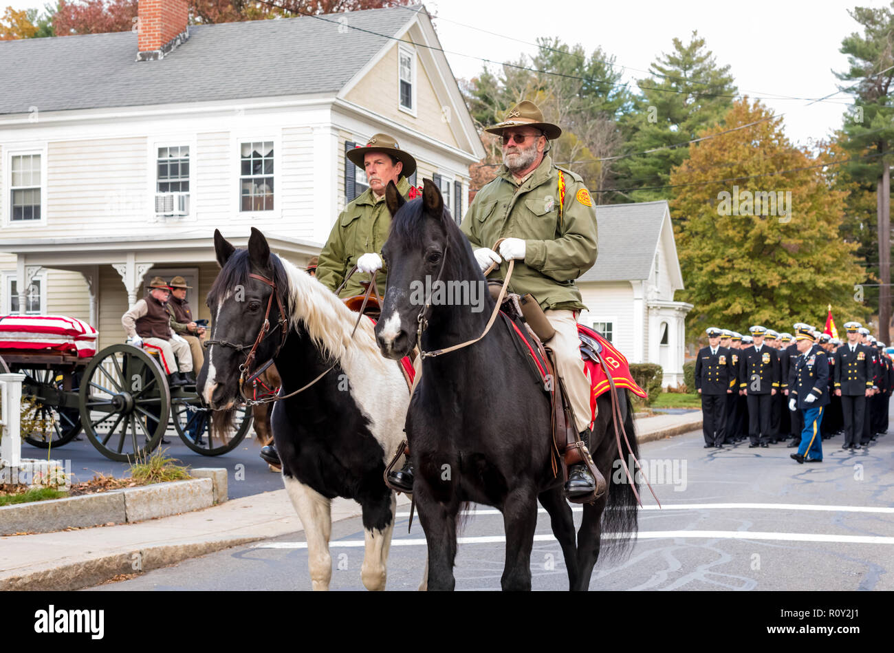Members of the Concord Independent Battery leading the military funeral ...