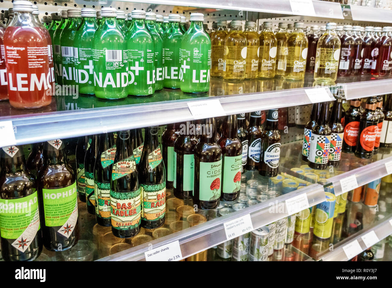 English cafe interior hi-res stock photography and images - Alamy