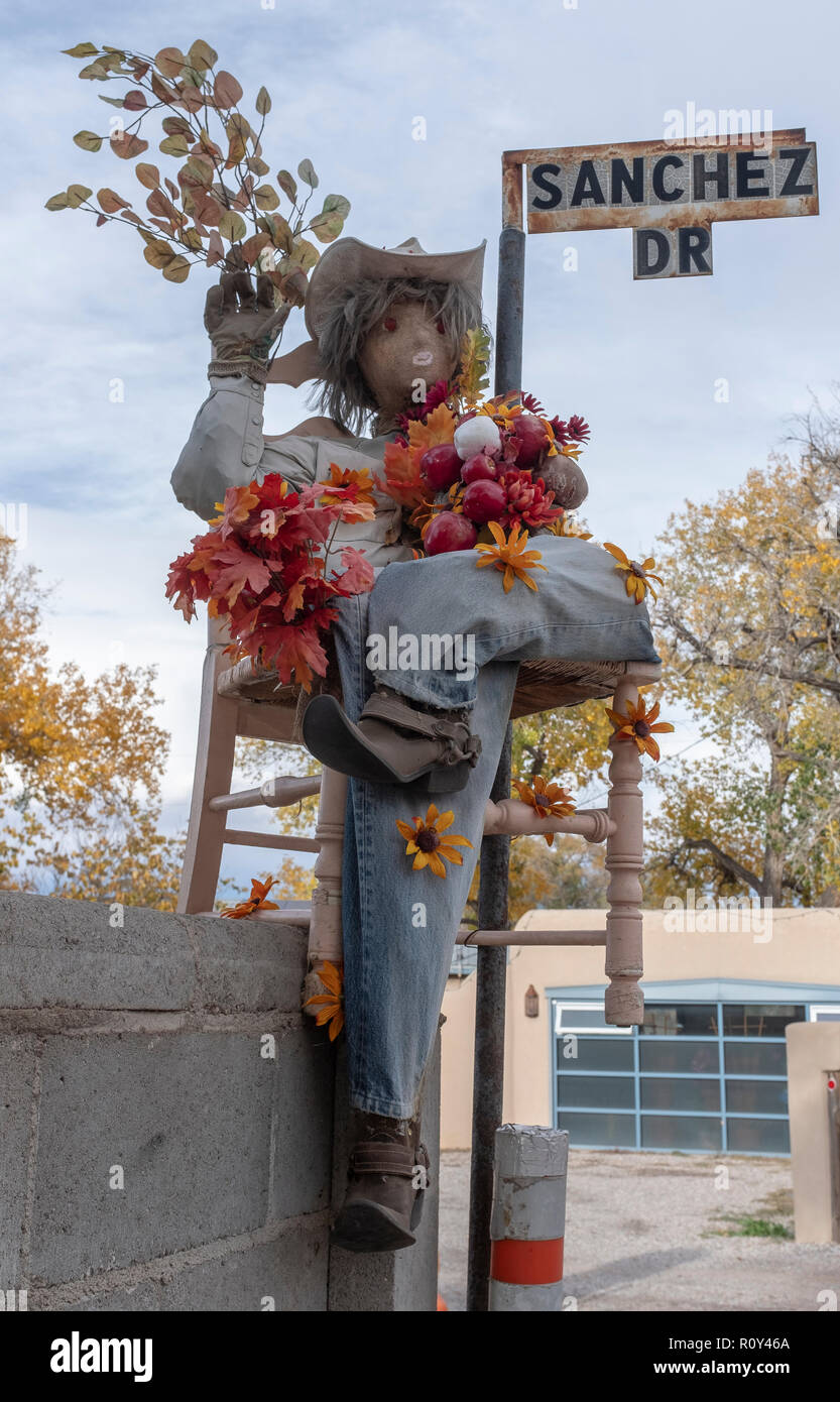 Cowboy scarecrow hi-res stock photography and images - Alamy