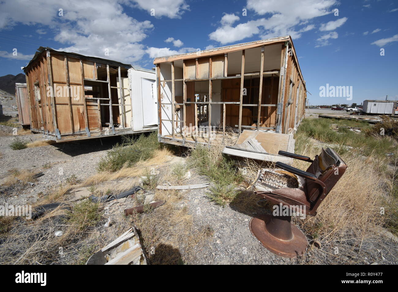Abandoned,old Mobil homes and trailers Stock Photo - Alamy