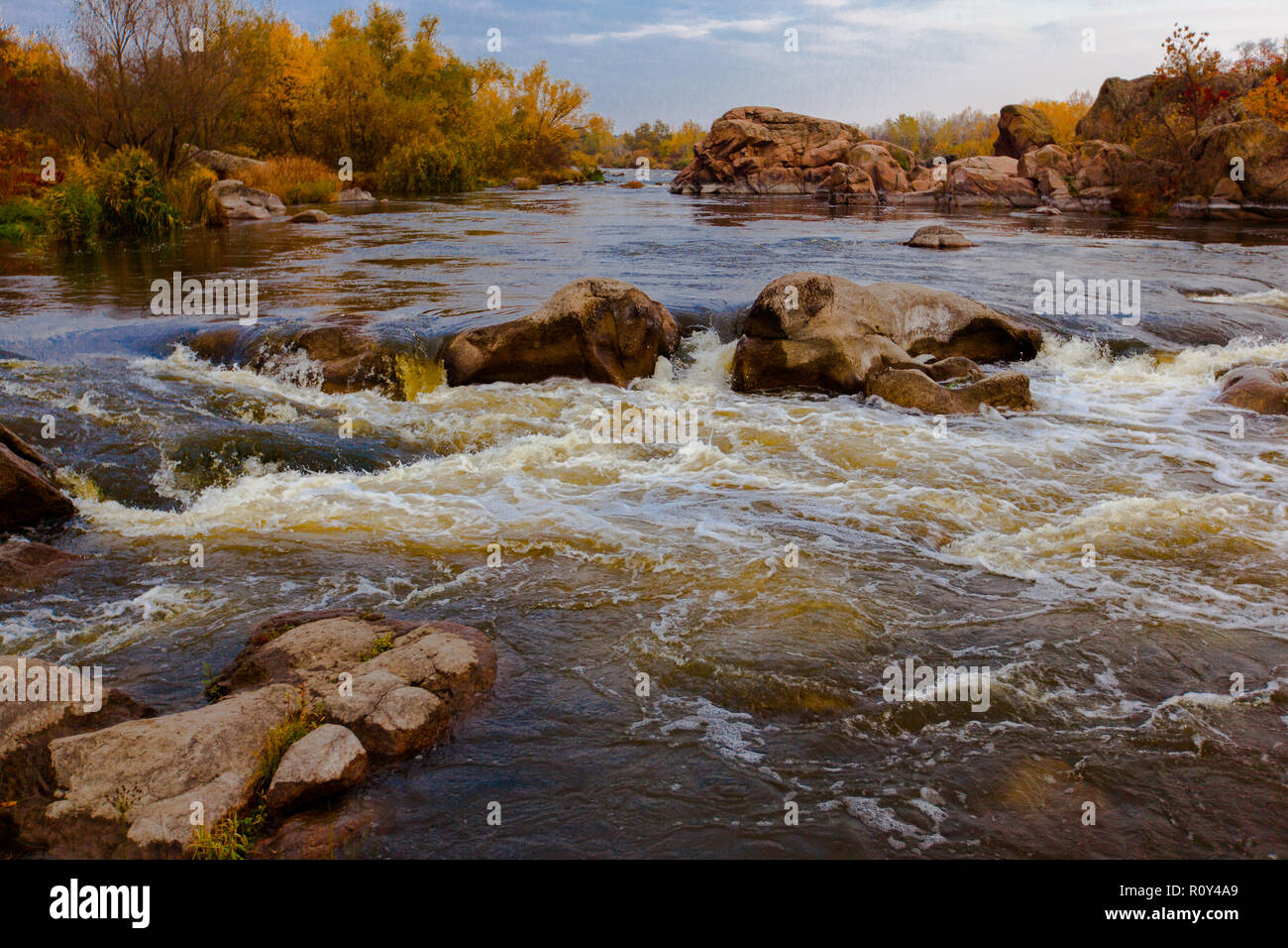 Beautiful river stone rapids splashes hi-res stock photography and ...