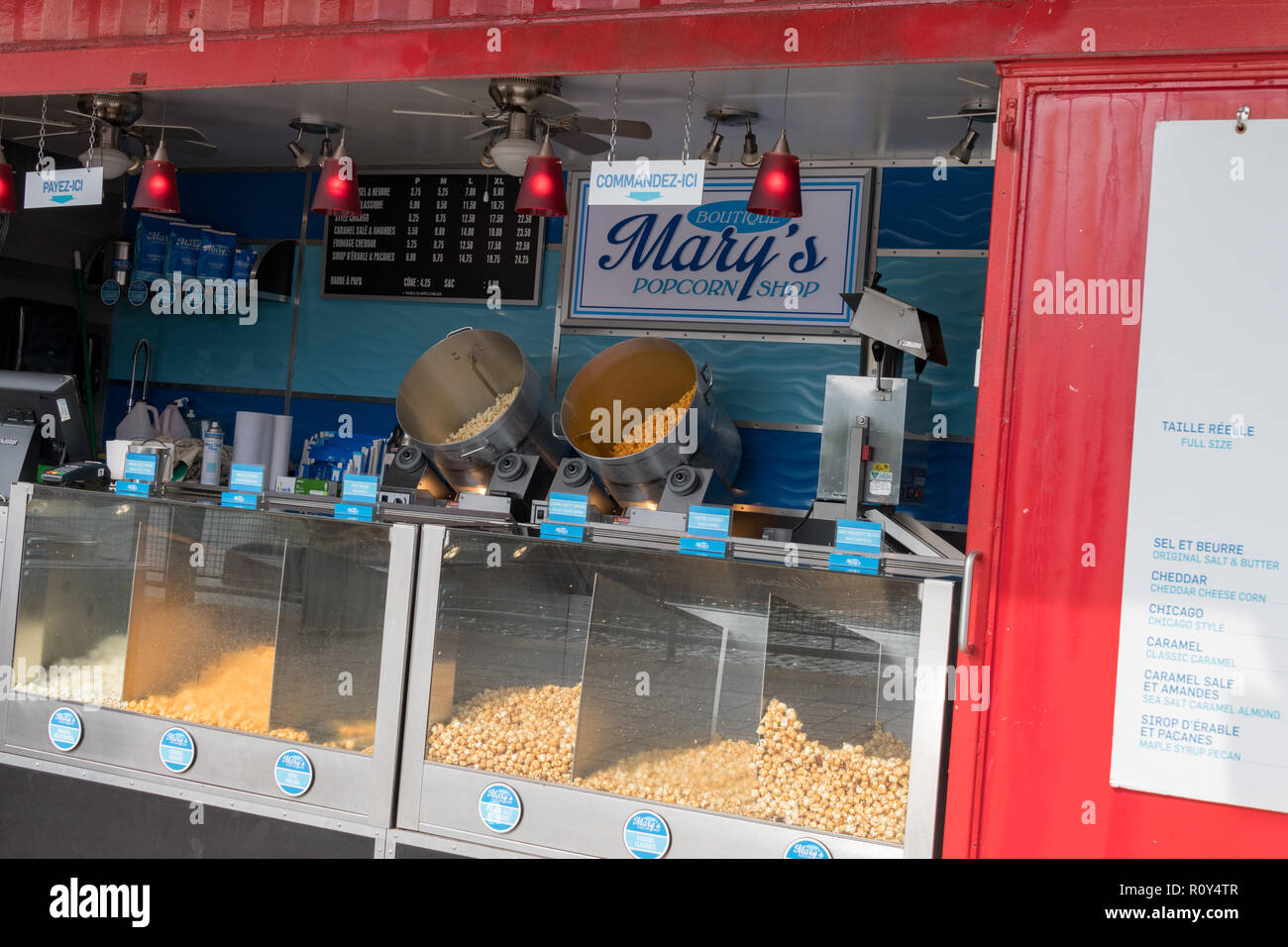 Popcorn stand hi-res stock photography and images - Alamy