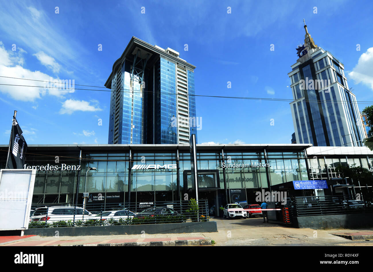 Modern india skyline hi-res stock photography and images - Alamy