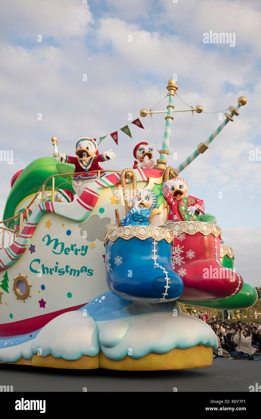 Chiba, Japan. 7th Nov, 2018. Disney characters wave to guests on a ...