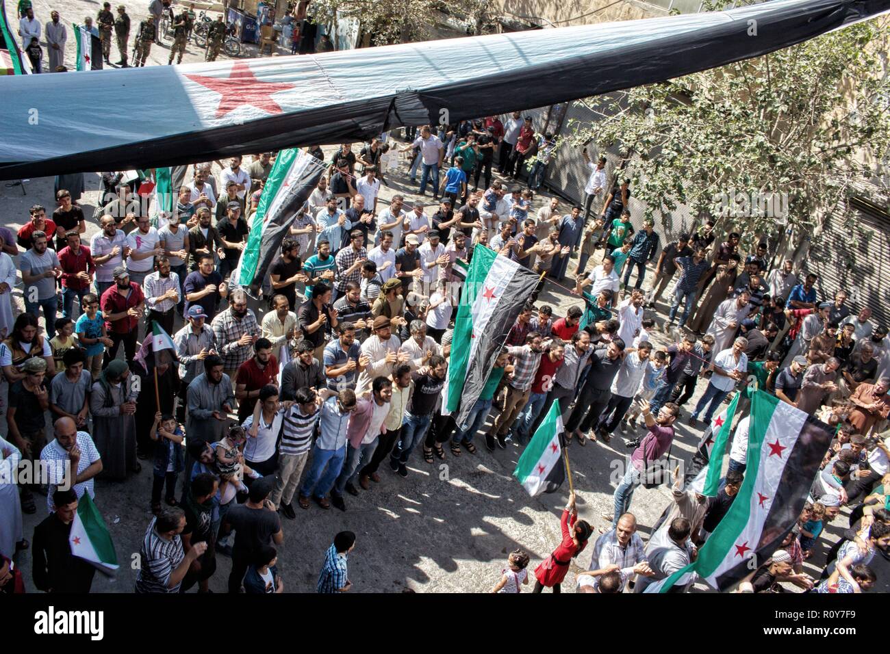 Albab, Syrian north, Syria. 28th Sep, 2018. A crowd of people seen ...