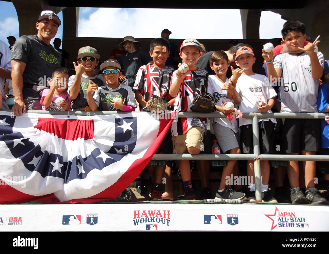 November 4, 2018 - Fans during a warm up workout session at Les ...