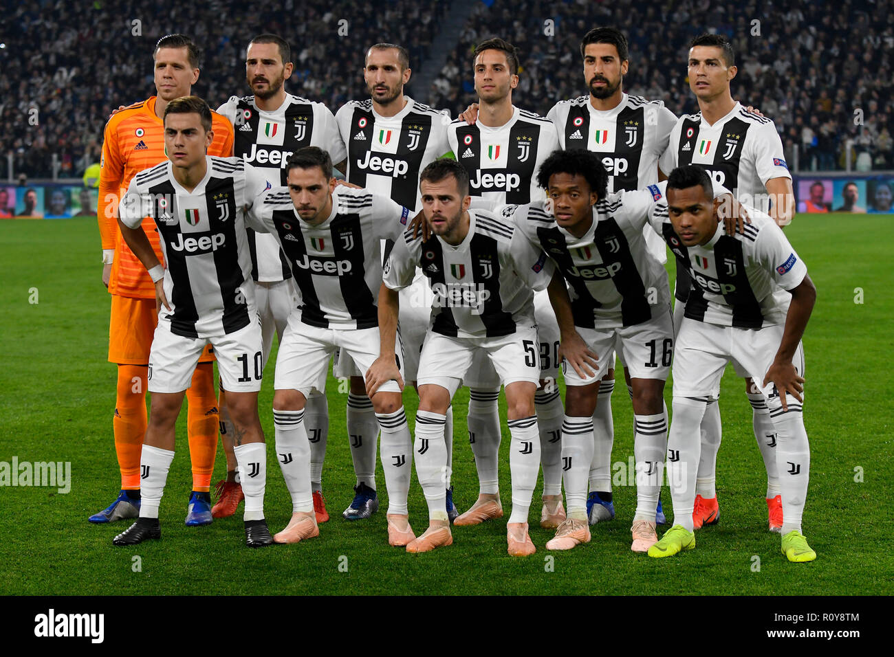 Manchester united line up 2018 hi-res stock photography and images - Alamy