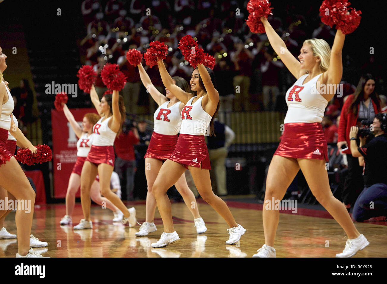 Rutgers scarlet knights cheerleaders hi-res stock photography and ...