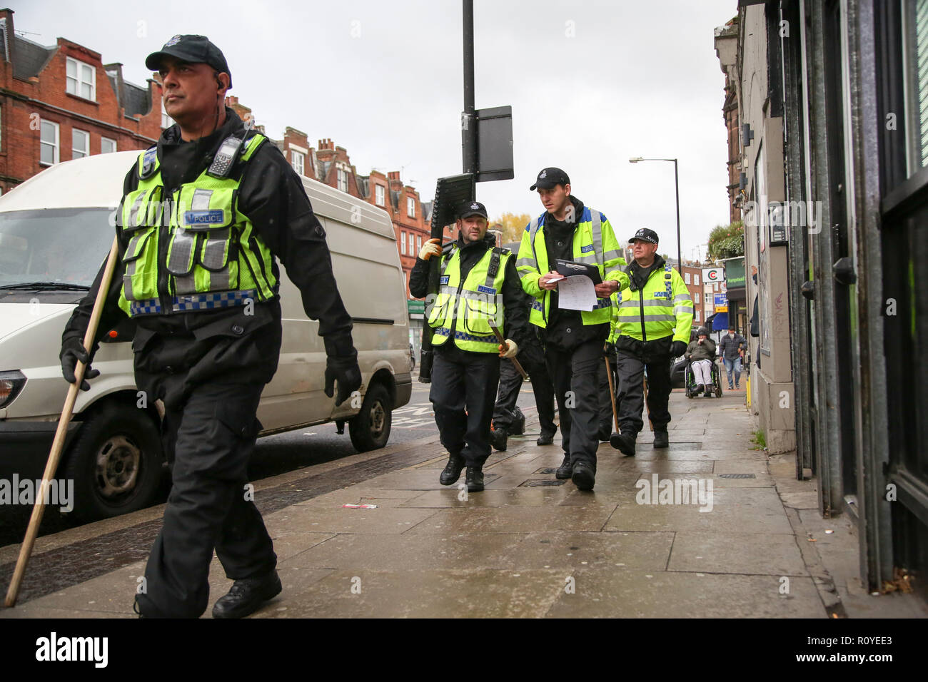 British transport police search team hi-res stock photography and ...