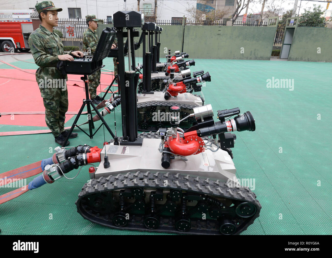 Handan, Handan, China. 8th Nov, 2018. Handan, CHINA-Firefighting robots ...