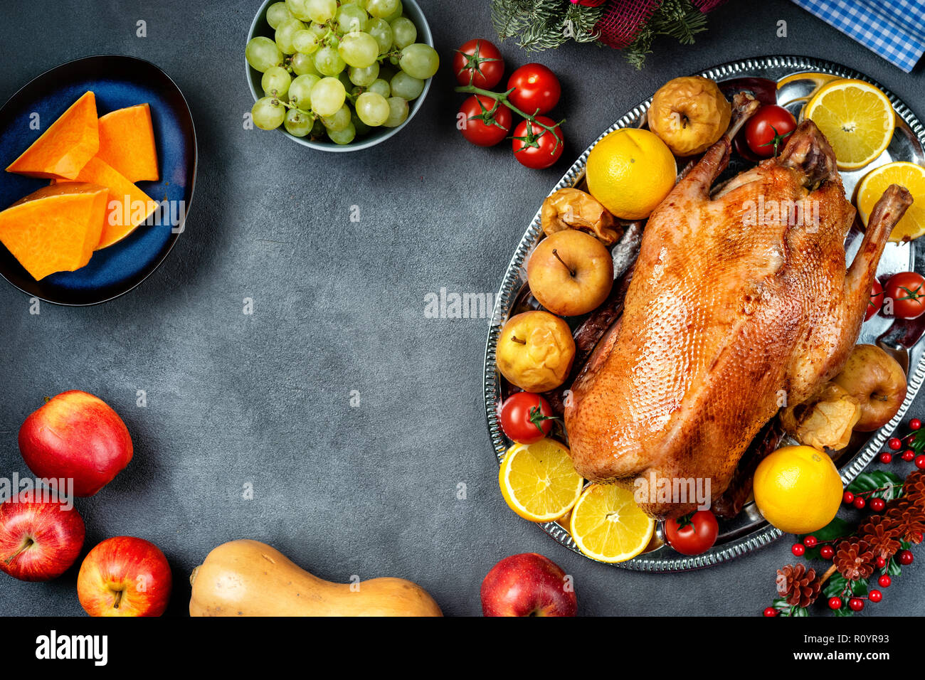 Cooked goose hi-res stock photography and images - Alamy