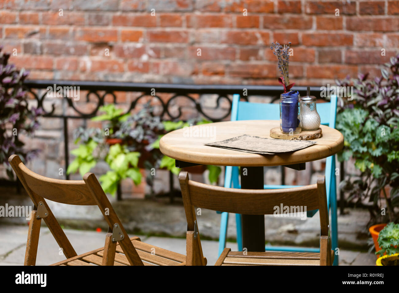 street cafe in Europe Stock Photo - Alamy