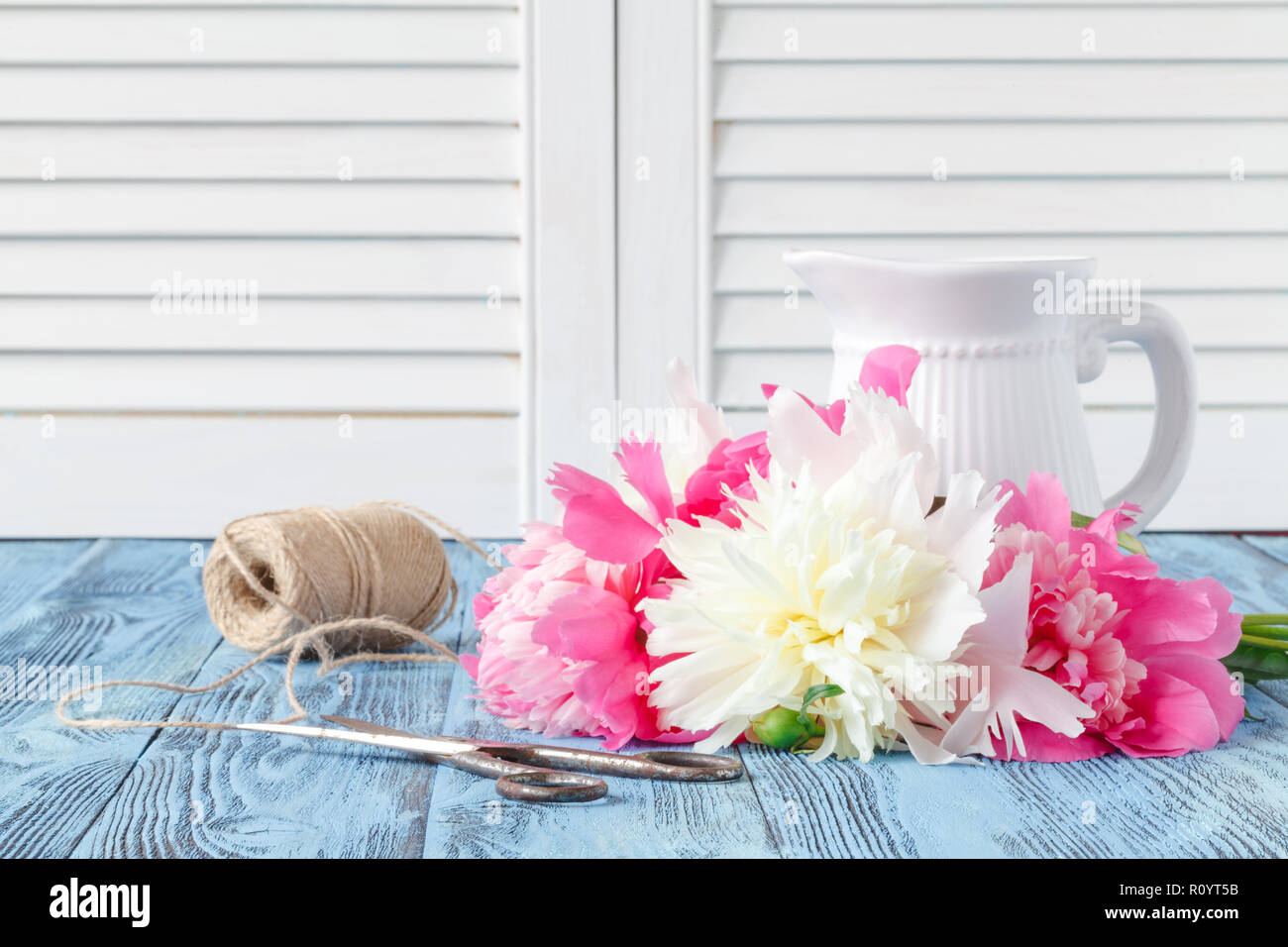 Making of Bridal bouquet Beautiful of pink wedding flowers Stock Photo ...