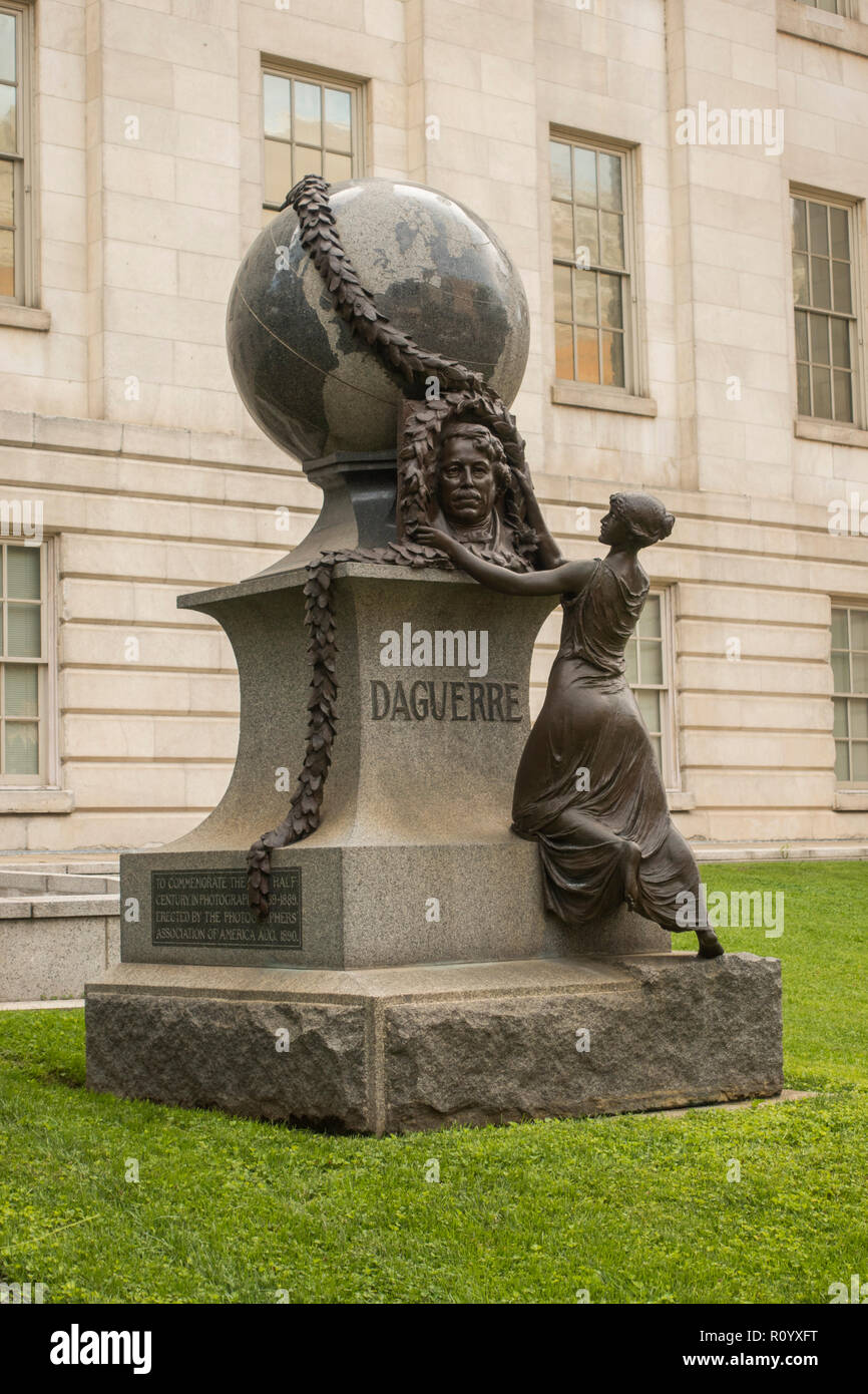 The portrait monument capitol hi-res stock photography and images - Alamy