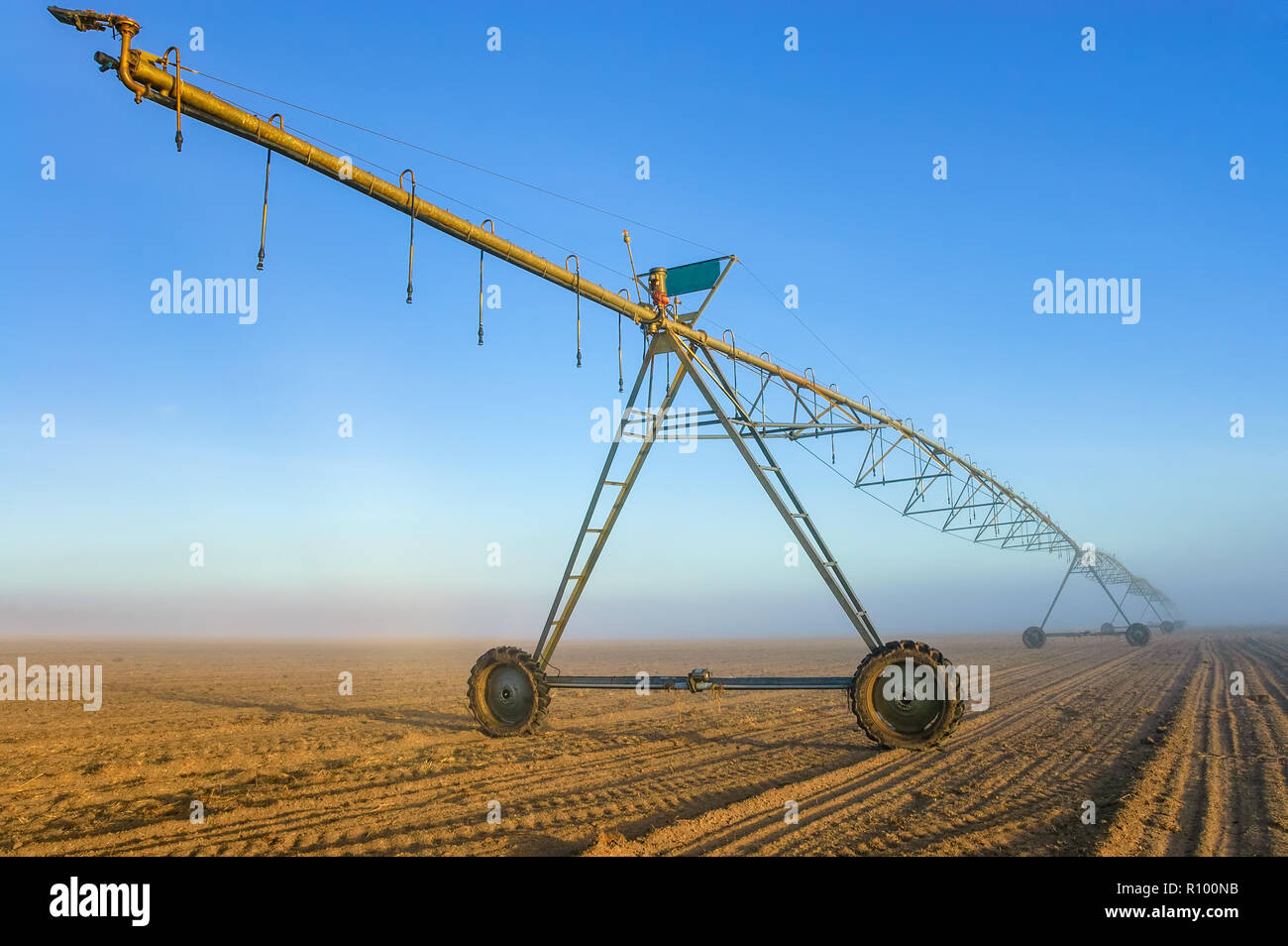 Irrigation boom hi-res stock photography and images - Alamy