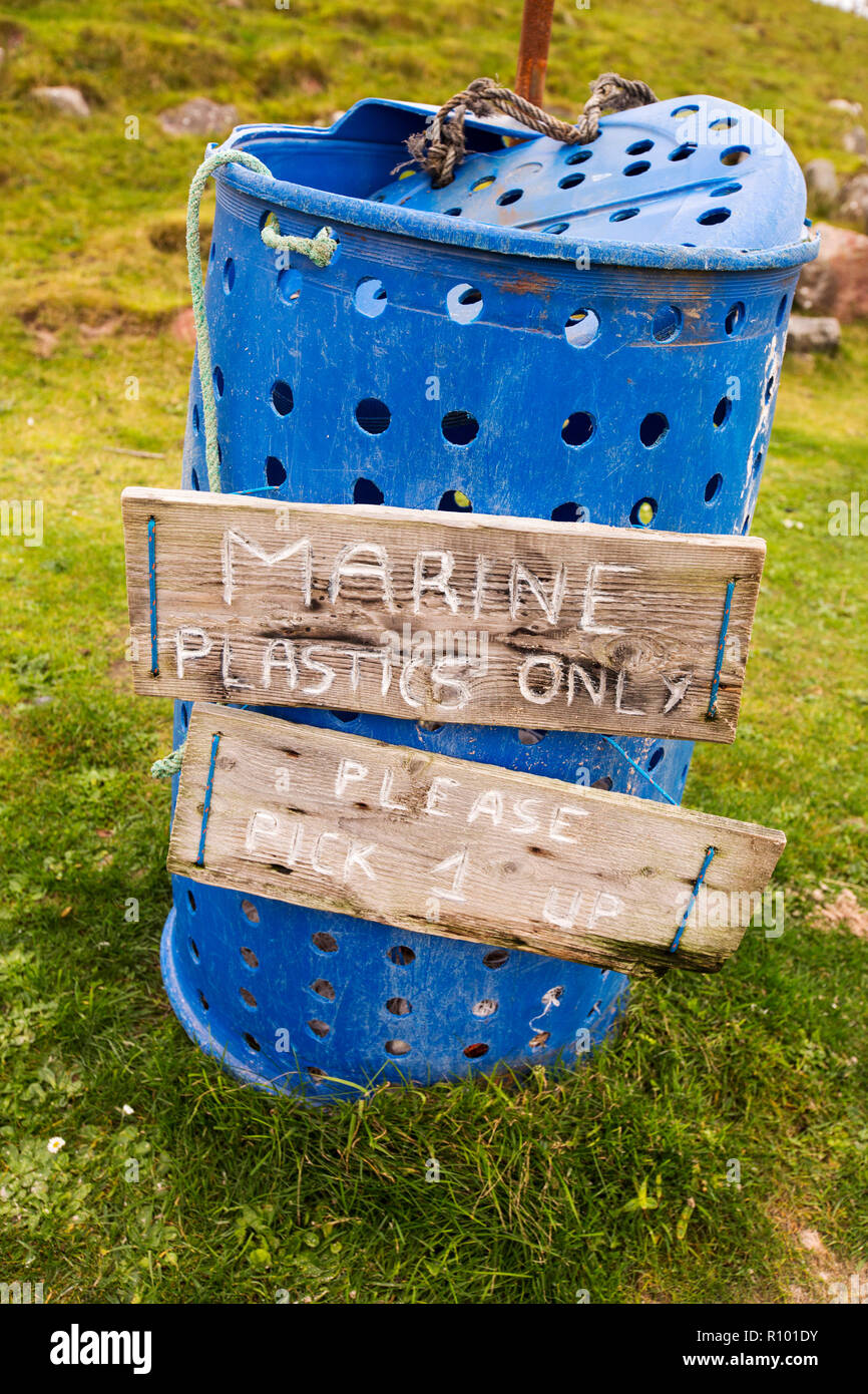 Plastic folk hi-res stock photography and images - Alamy