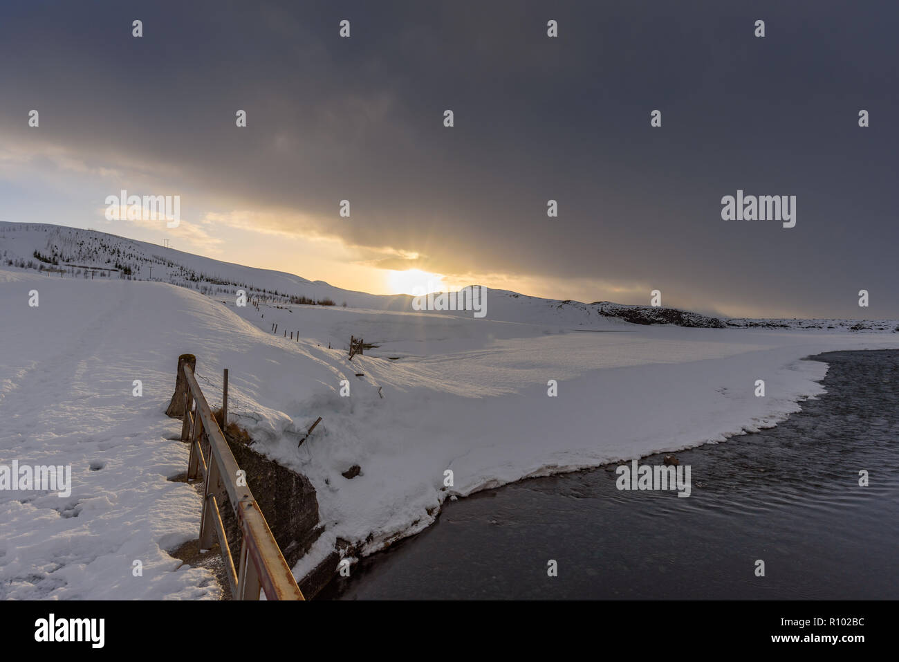 Amazing Iceland in winter - breathtaking scenery and frozen landscapes ...