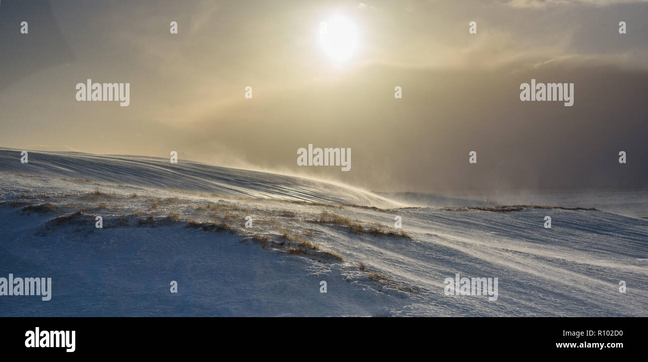 Amazing Iceland in winter - breathtaking scenery and frozen landscapes ...