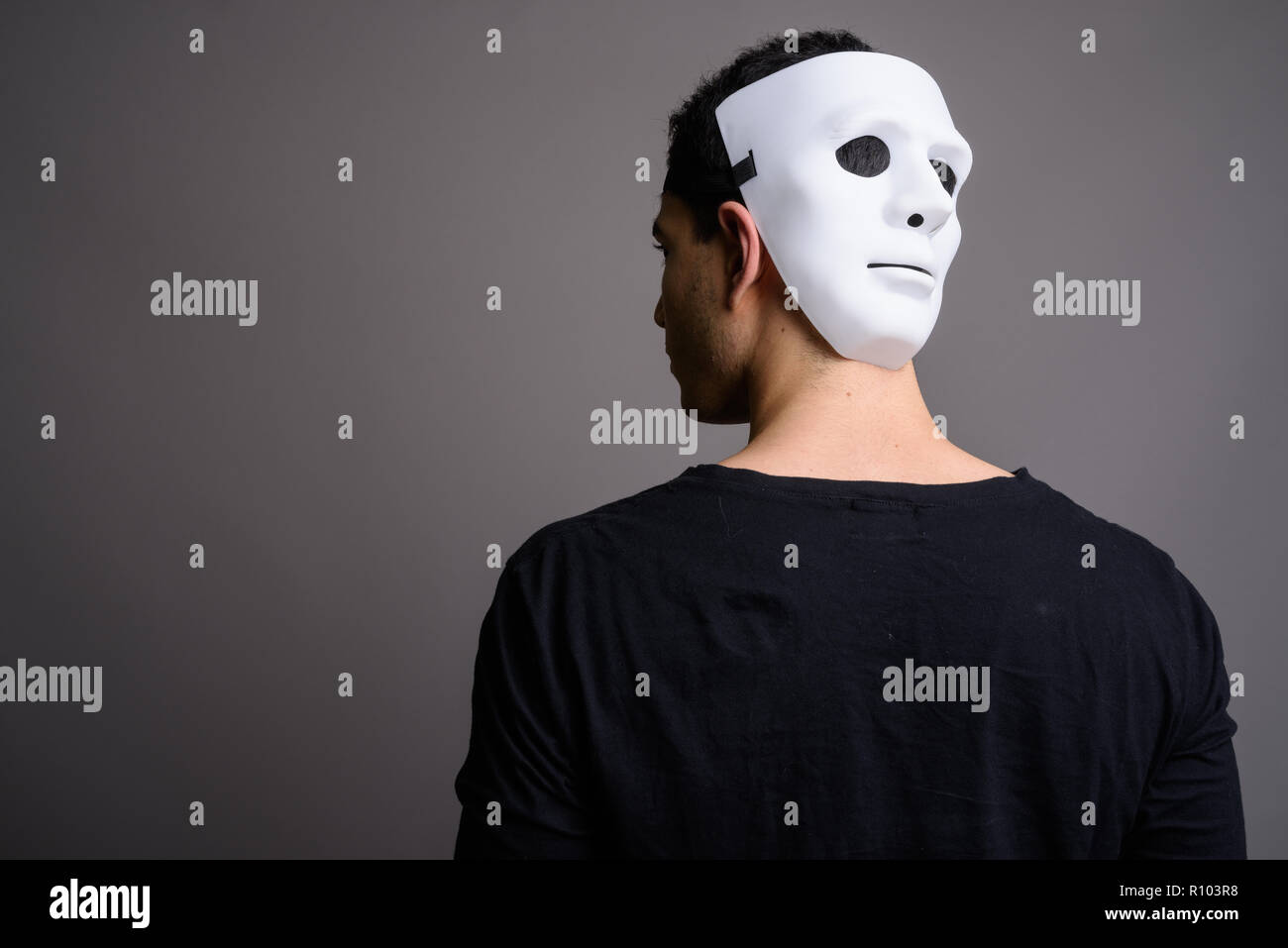 Back view male head hi-res stock photography and images - Alamy