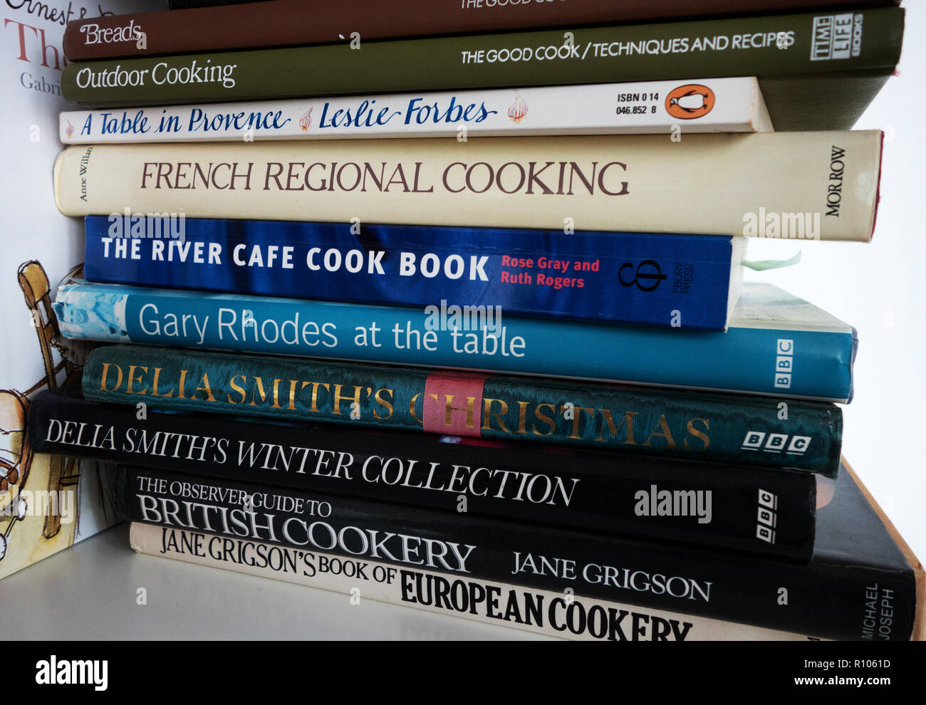 Colourful book spines hi-res stock photography and images - Alamy