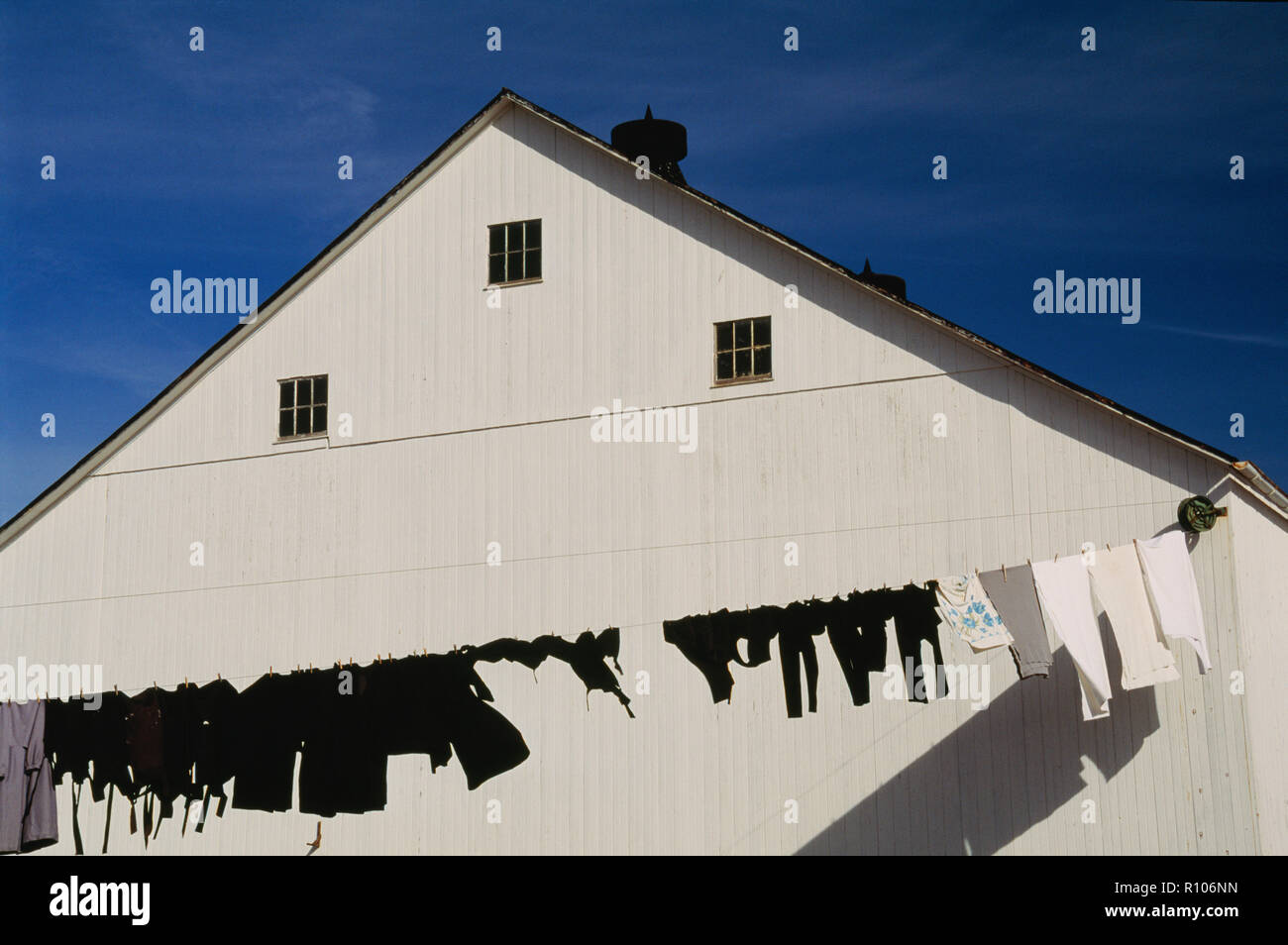 Amish clothesline pennsylvania hi-res stock photography and images - Alamy