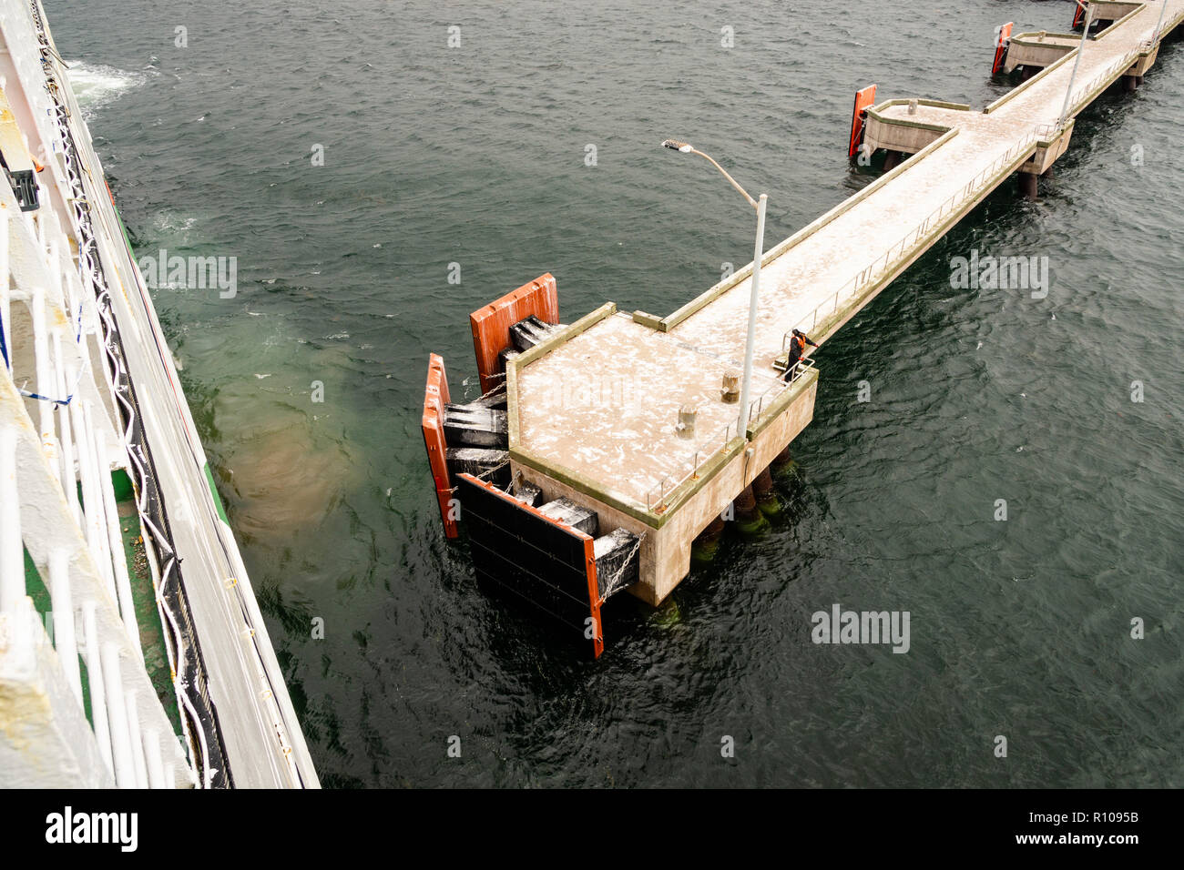 Dolphin pier hi-res stock photography and images - Alamy