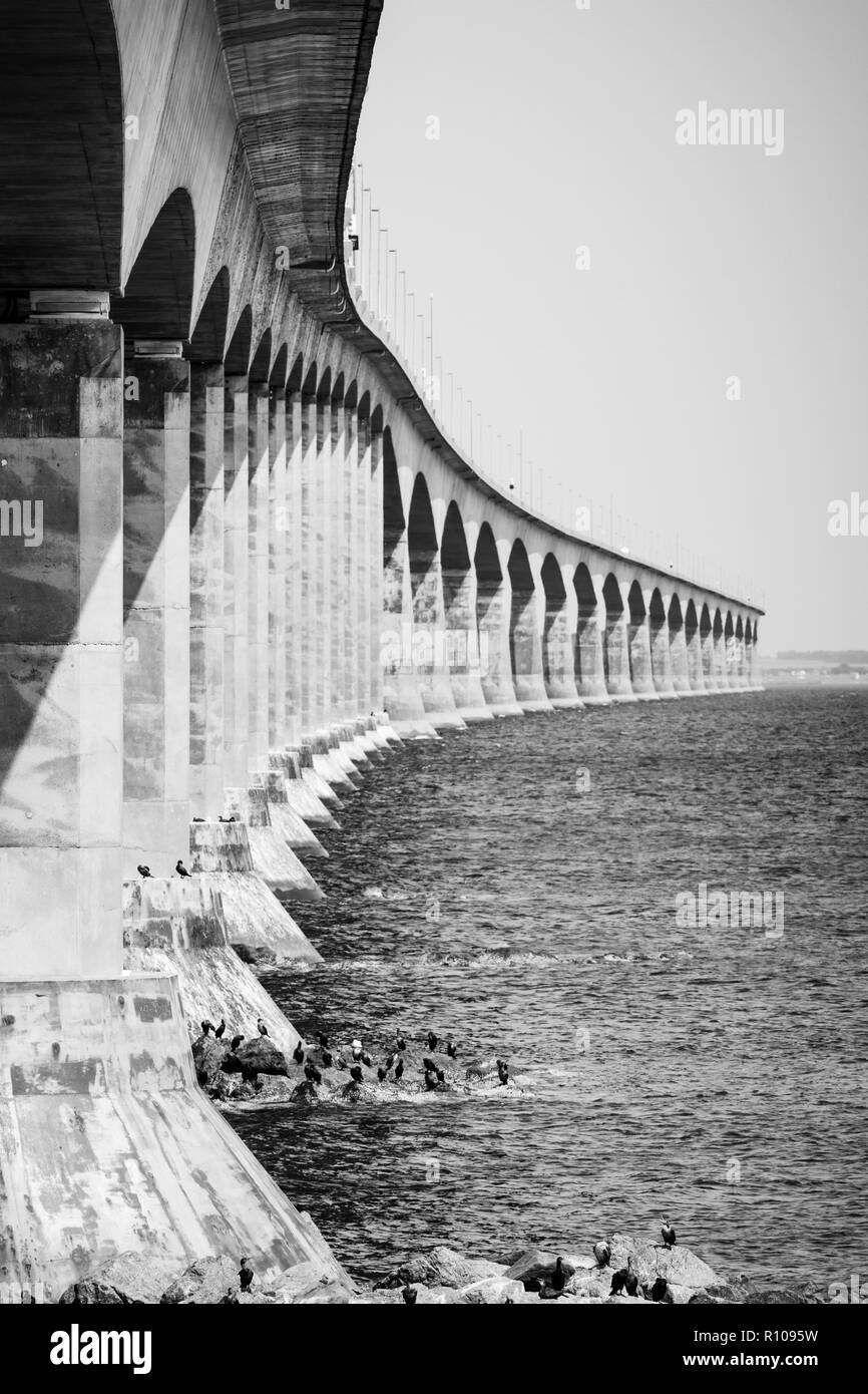 Confederation bridge between new brunswick and prince edward island hi ...