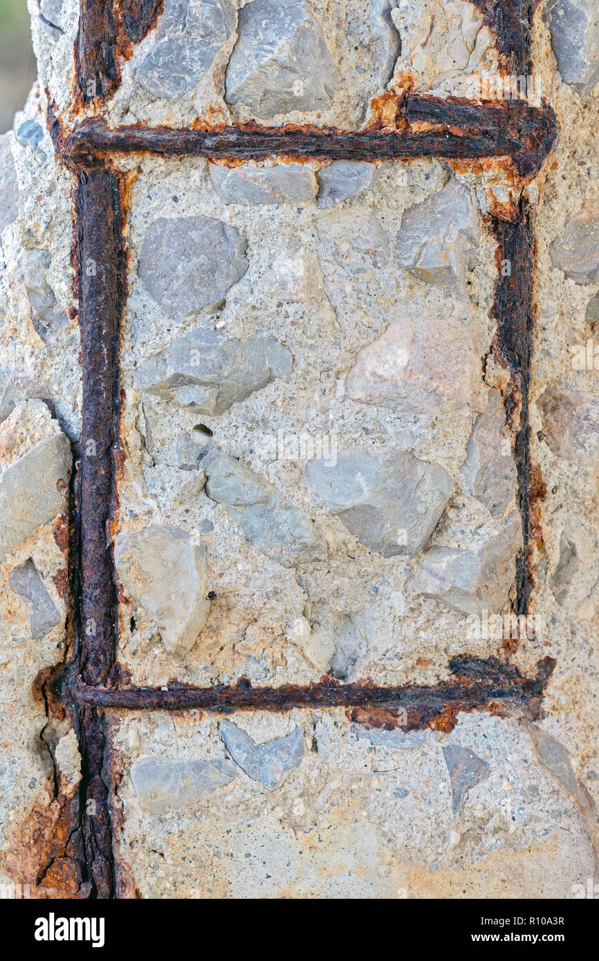 Broken concrete pillar hi-res stock photography and images - Alamy
