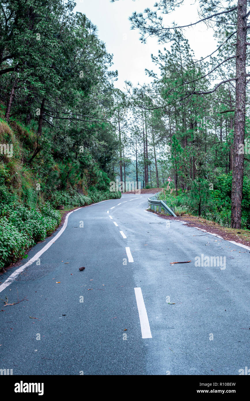 Empty Roads in Nanital District / Bhimtal Road Stock Photo - Alamy