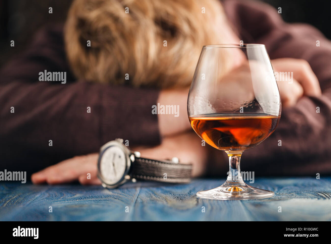 Man drinking malt whisky in relax time Stock Photo - Alamy