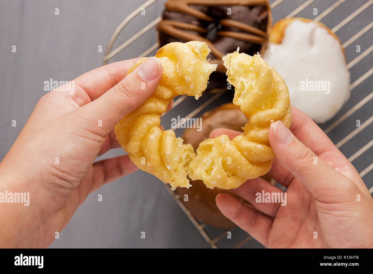 Doughnut rack hi-res stock photography and images - Alamy