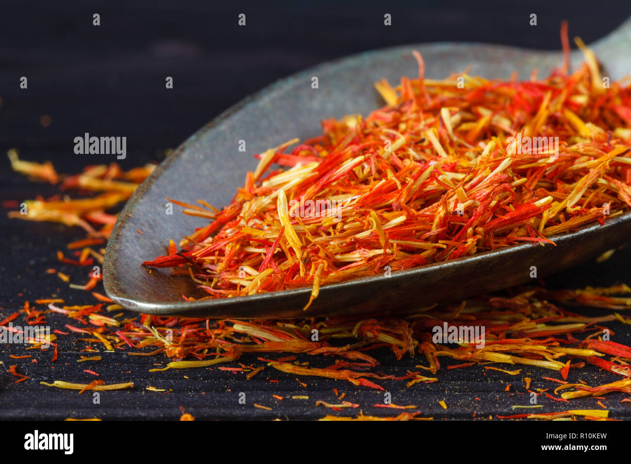 Saffron in metal spoon hi-res stock photography and images - Alamy