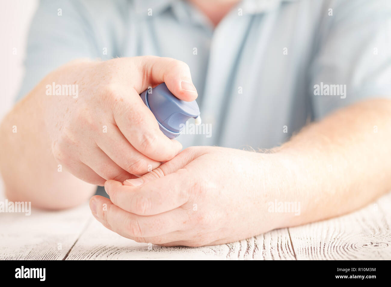 Fingertip Cream Stock Photos & Fingertip Cream Stock Images - Alamy