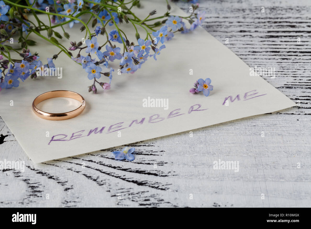 Forget-me-not flower on anв love note Stock Photo - Alamy