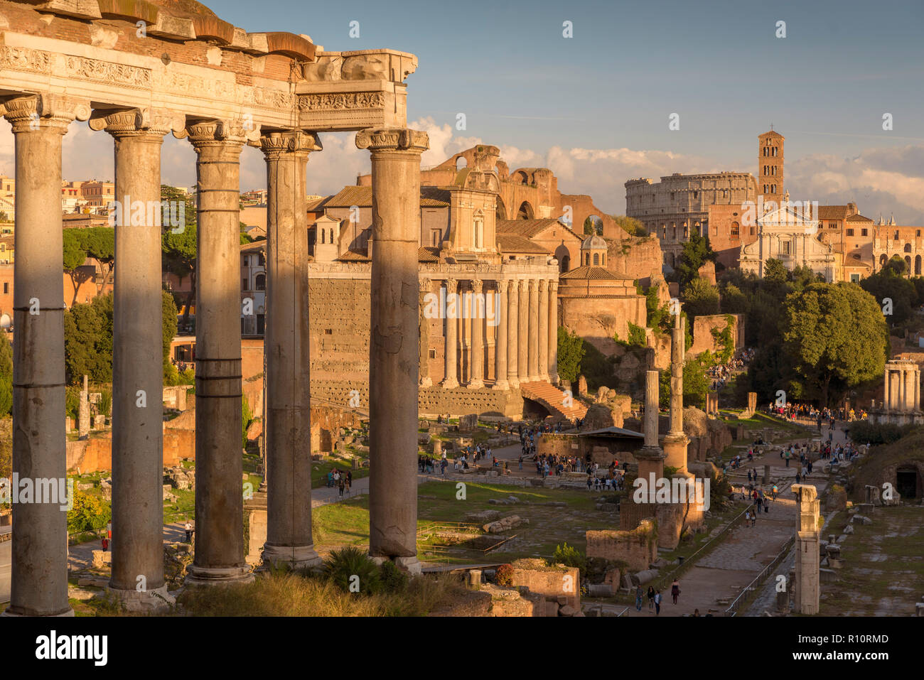 Roman temples hi-res stock photography and images - Alamy