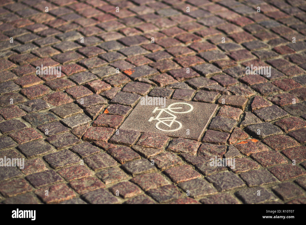 Cycle tile hi-res stock photography and images - Alamy
