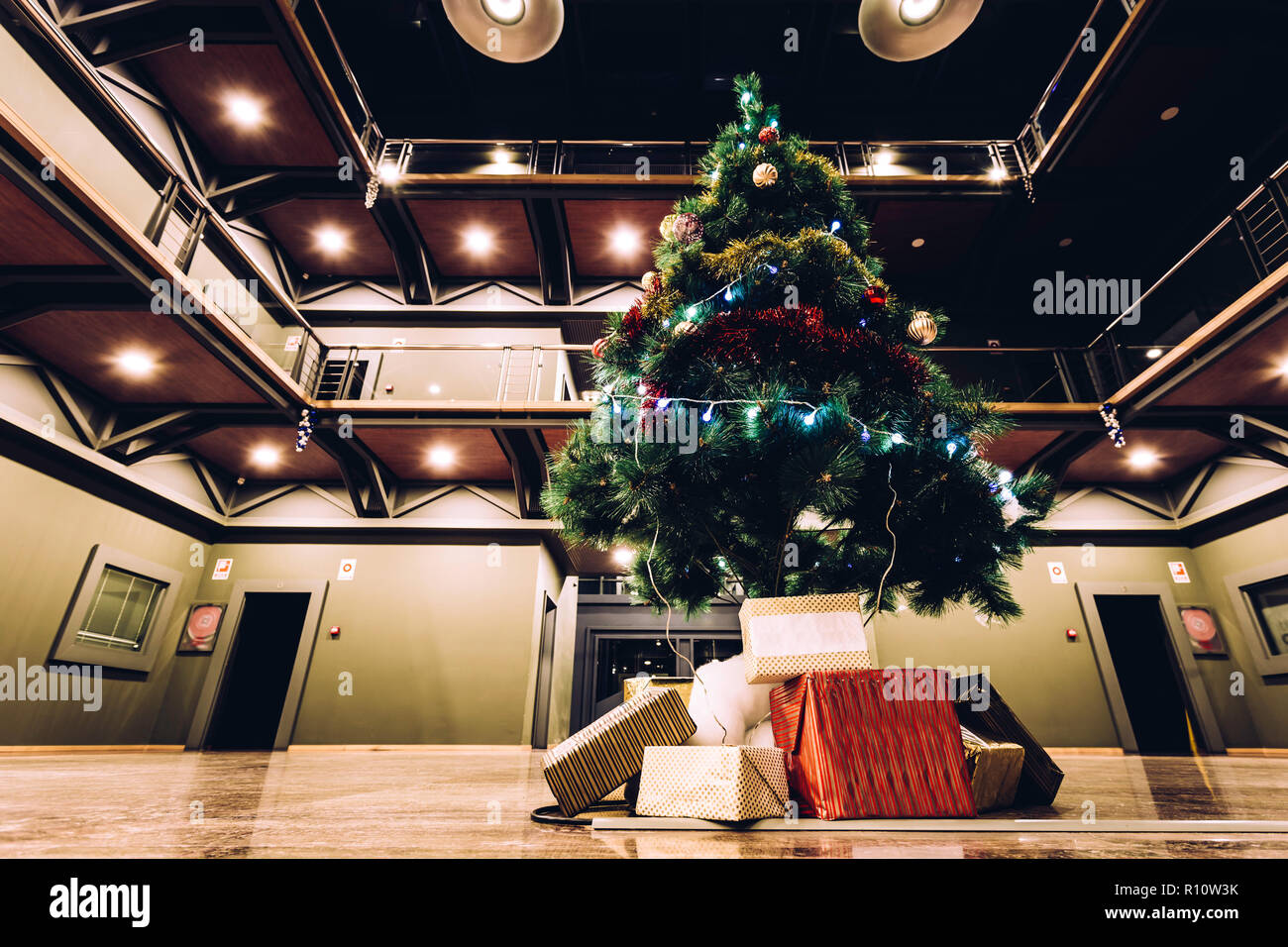 Beautiful interior view christmas hi-res stock photography and images ...