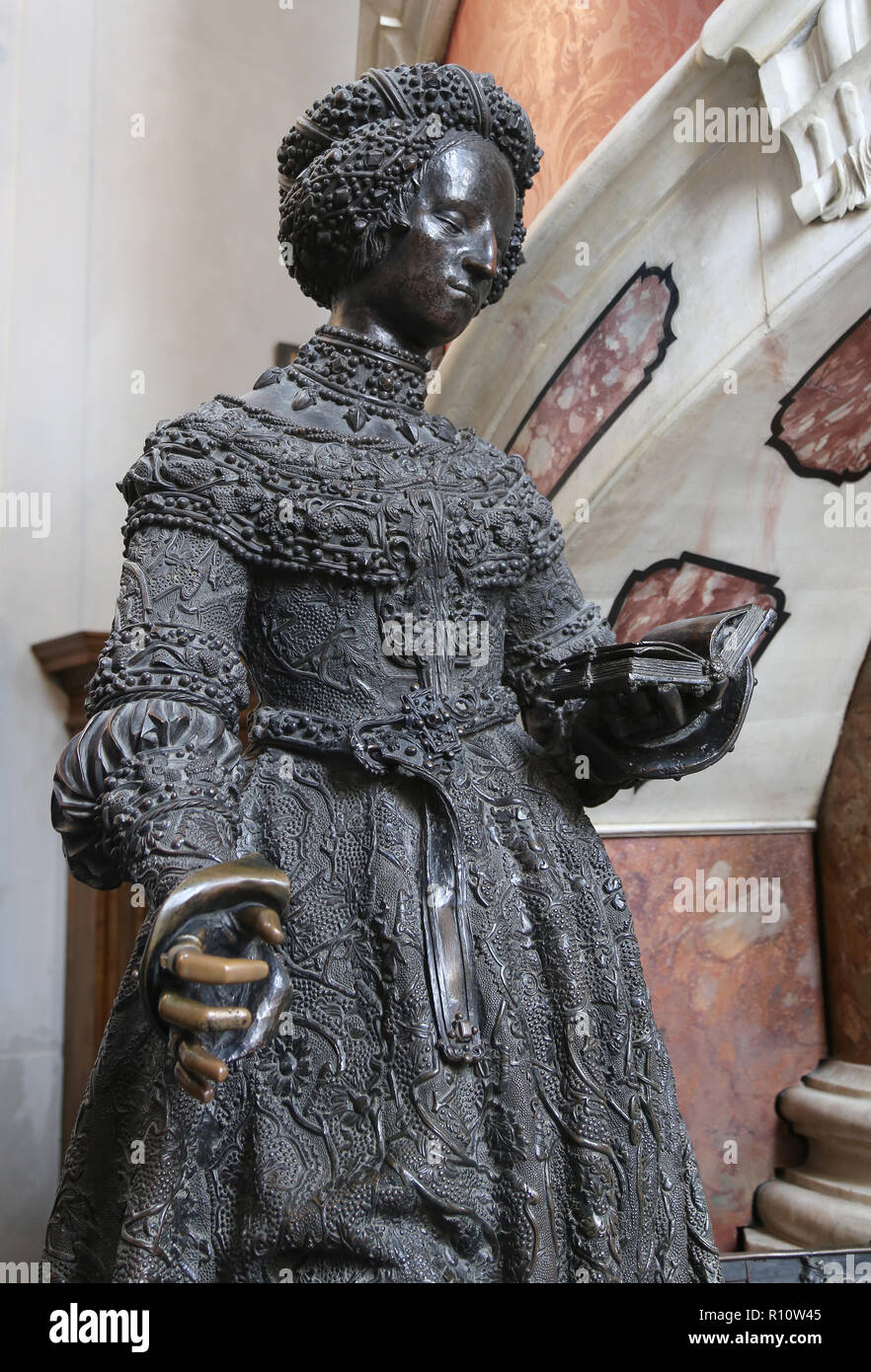 Queen elizabeth i court hi-res stock photography and images - Alamy